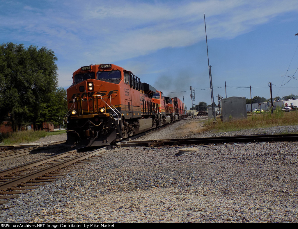 BNSF 6898